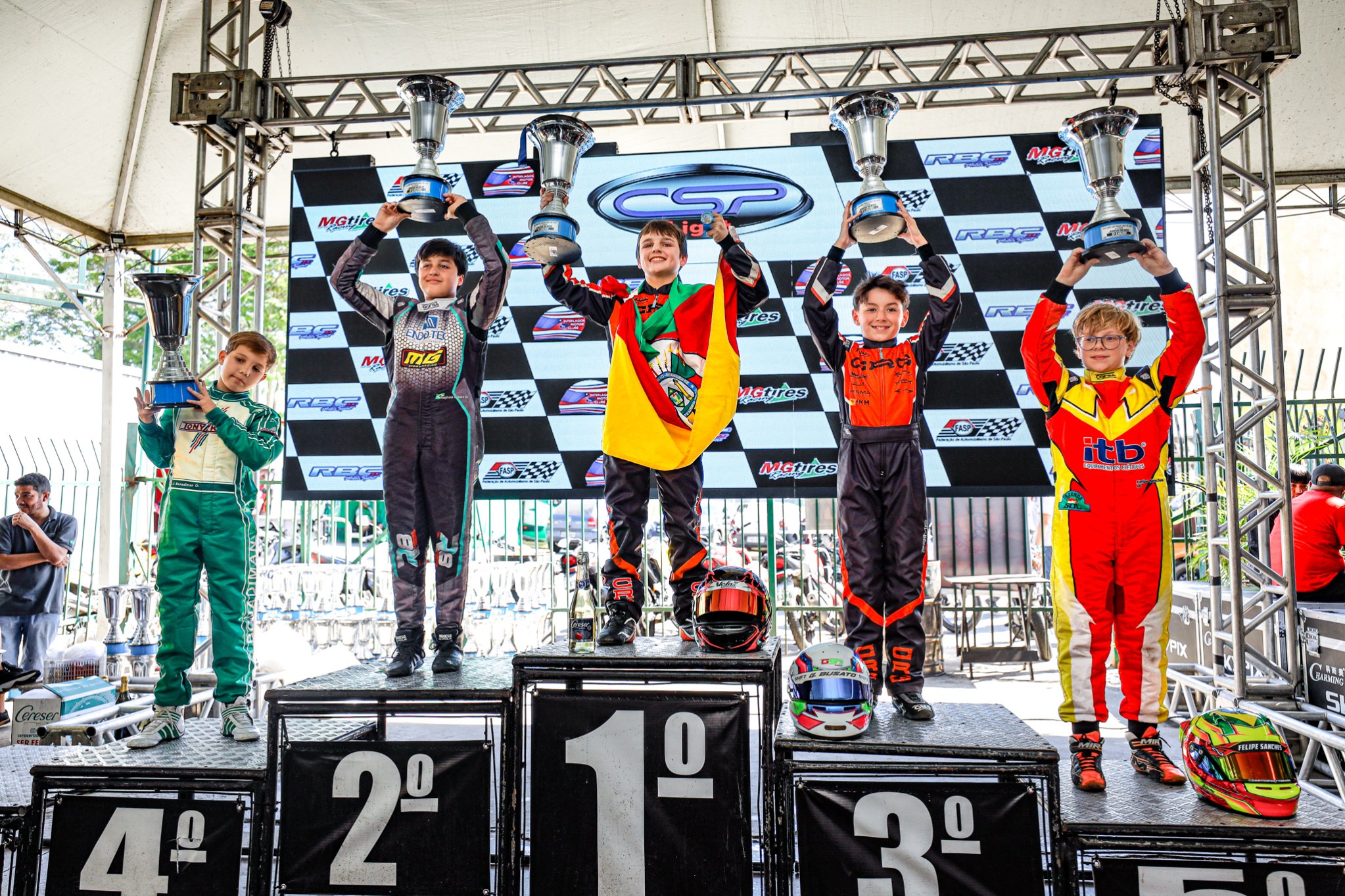 Nicolas Guth segue como grande destaque e vence no Light | DARKSIDE KARTS