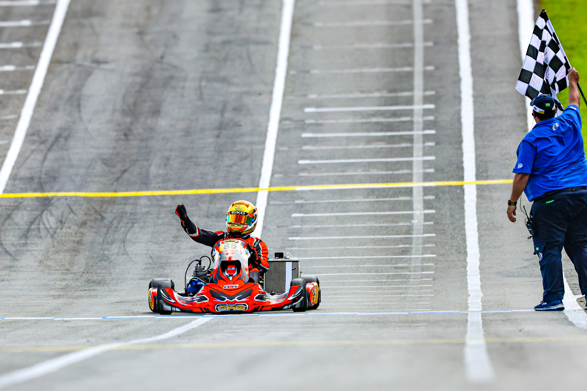 Bernardo Gentil é campeão da Copa Brasil de Kart e comemora seu primeiro título no kartismo ...